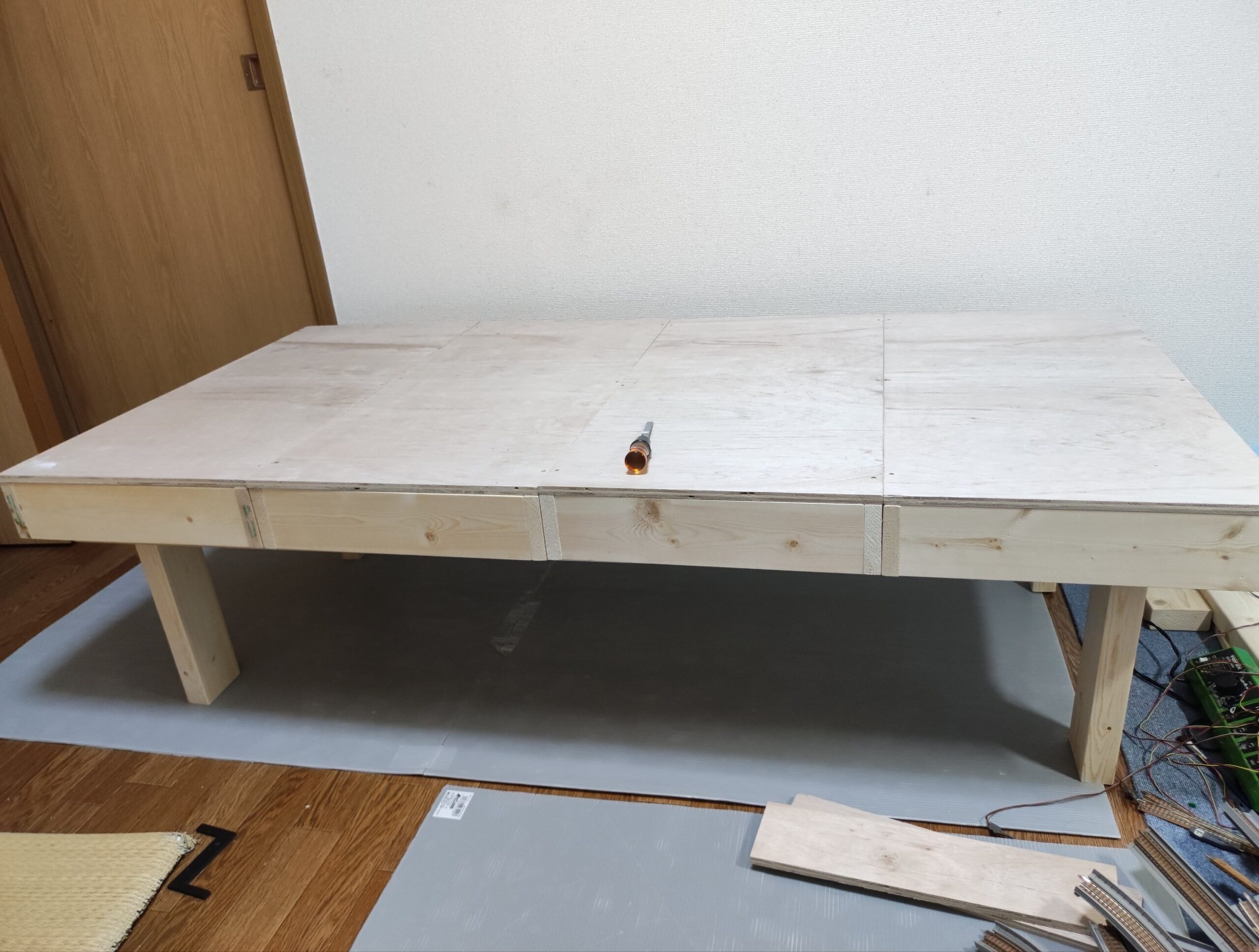 Nゲージ分割式レイアウトボードの脚を作る方法【1×4材と2×4材で自作した】 - YOYAN.ORG