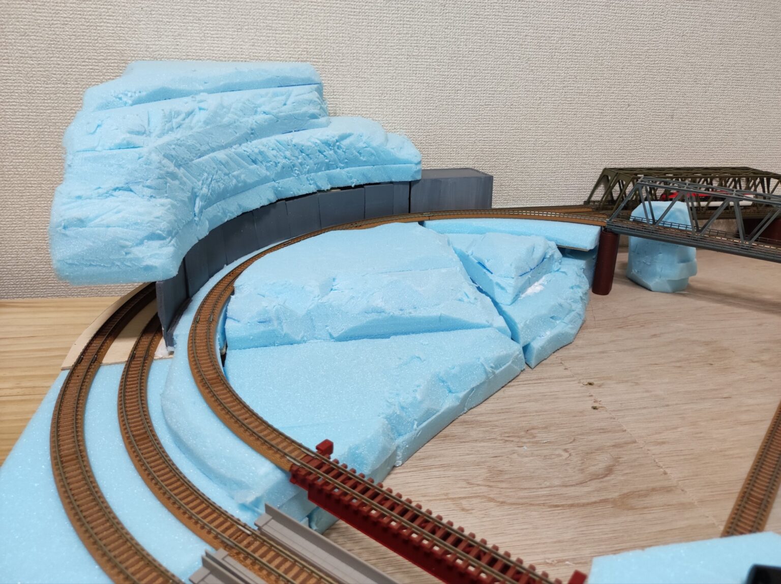 【Nゲージ】ジオラマで岩山を作る方法3ステップ【初心者でも簡単】 - YOYAN BLOG