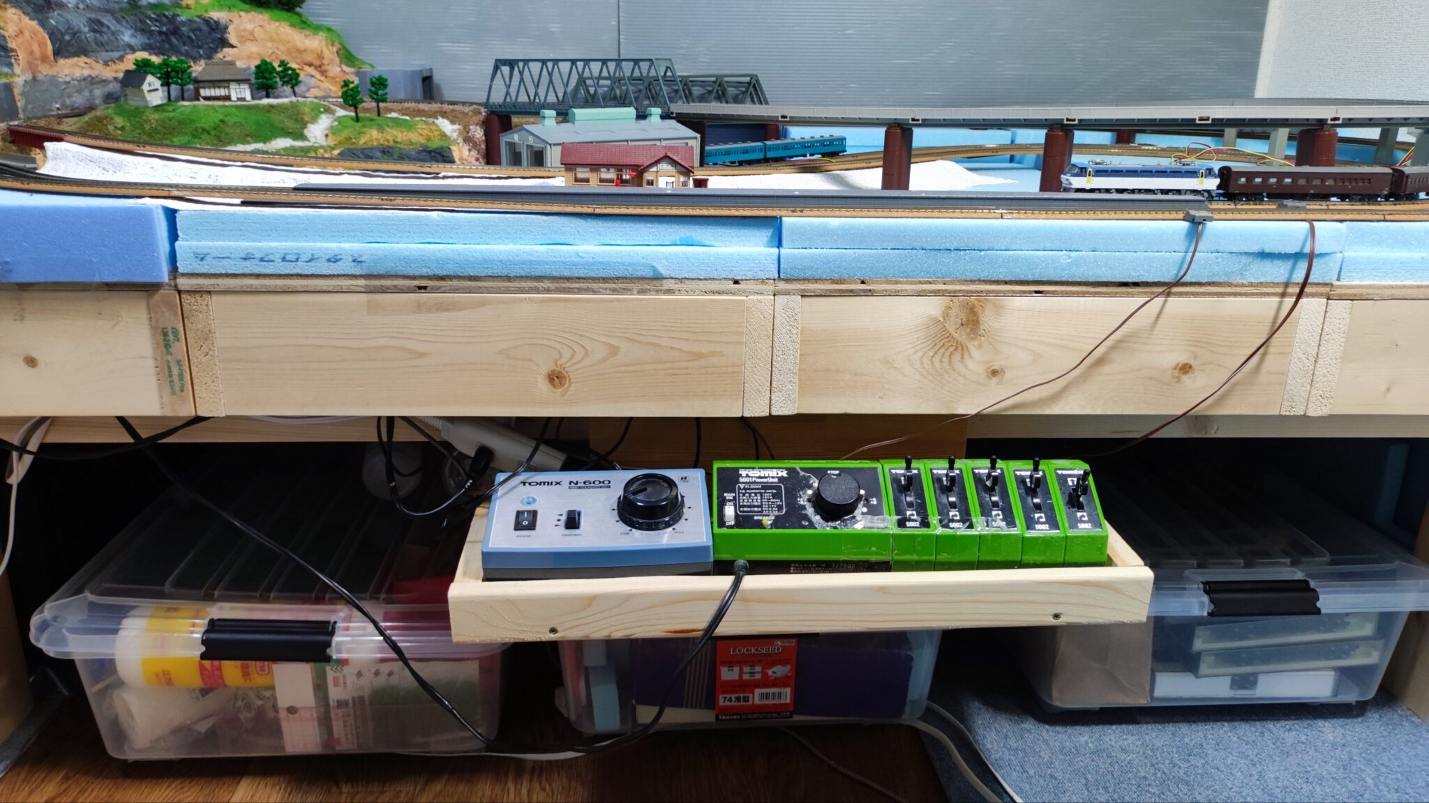 【Nゲージ】パワーユニット置き場を自作した【配線スッキリ】 - YOYAN BLOG