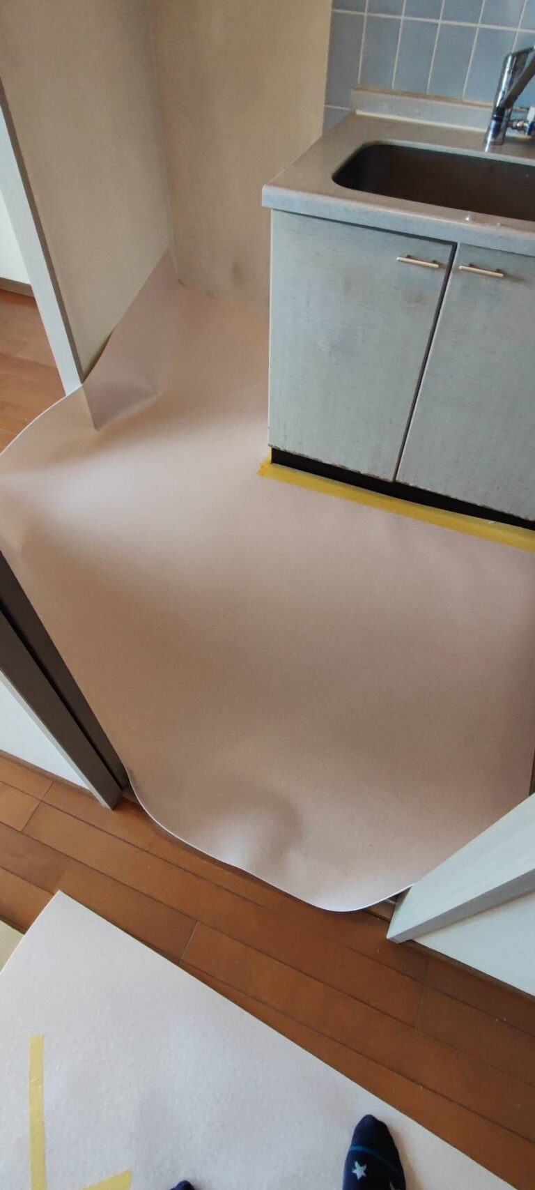 【簡単5ステップ】東リのクッションフロアでキッチンをDIYした - YOYAN BLOG