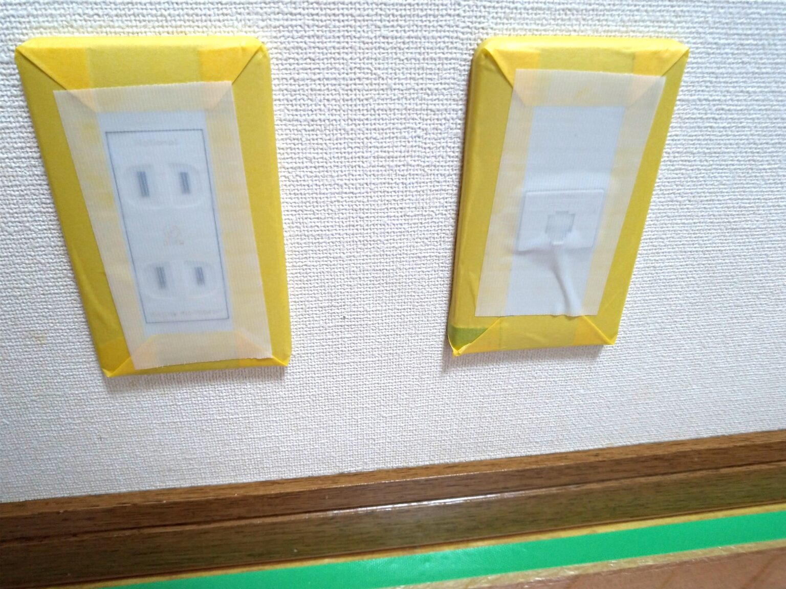 【簡単DIY】黄ばんだ壁紙の上からペンキを塗ったら明るくなった！ - YOYAN BLOG