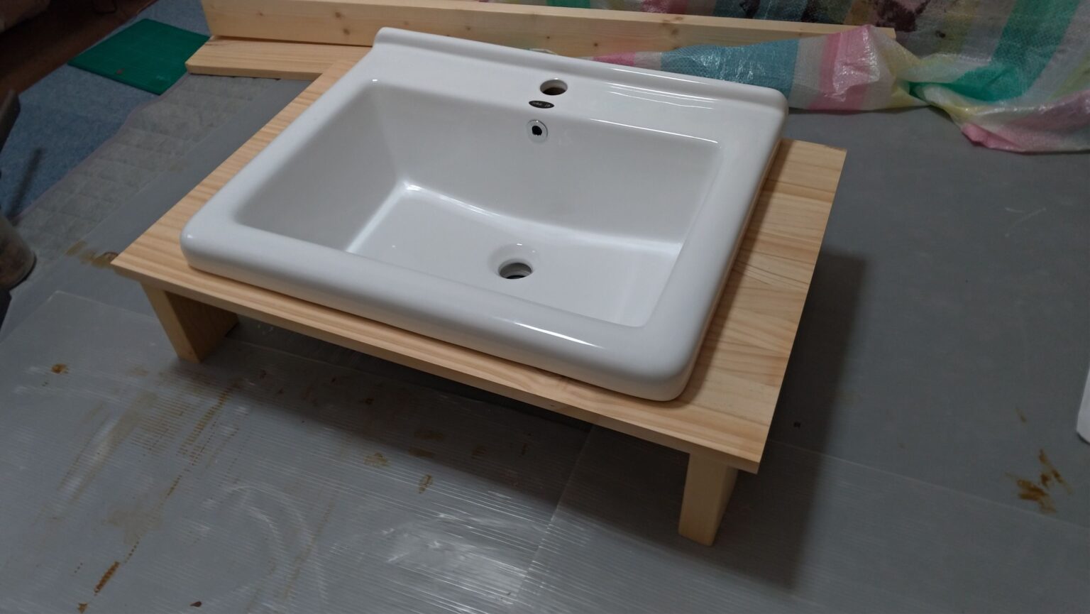 DIYでカフェ風の造作洗面台を自作！木材でかっこよく仕上がりました - YOYAN BLOG