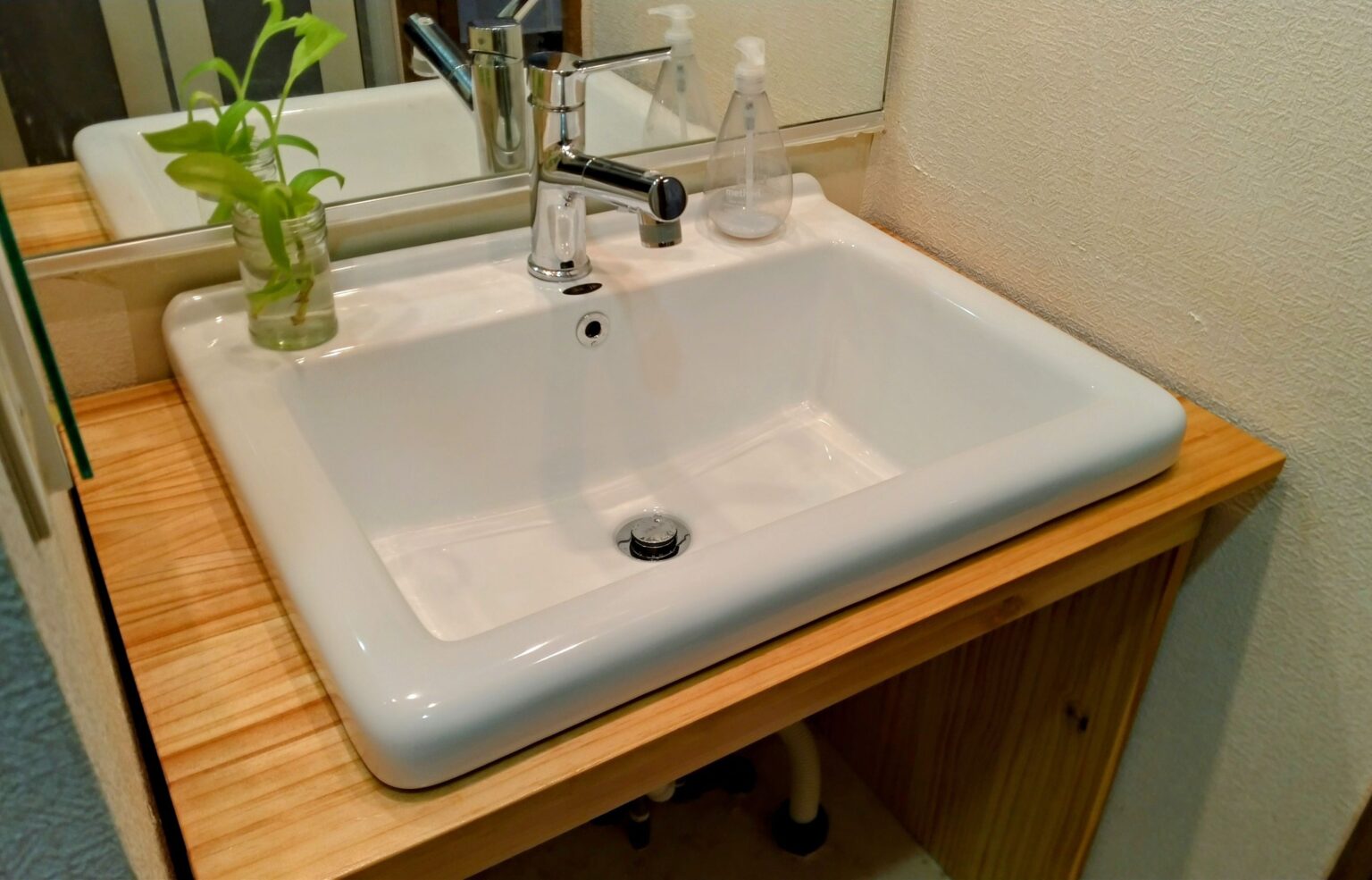 DIYでカフェ風の造作洗面台を自作！木材でかっこよく仕上がりました - YOYAN BLOG